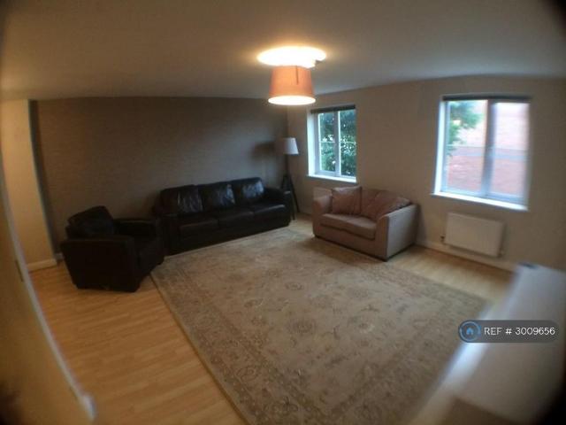 1 bedroom in a house share to rent