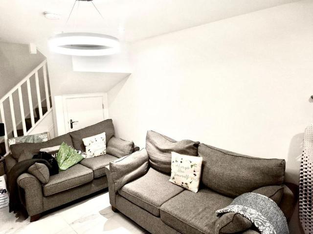 1 bedroom in a house share to rent