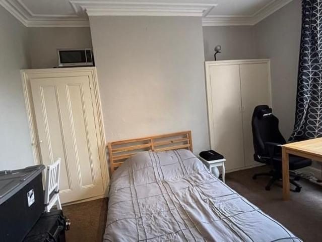 1 bedroom in a house share to rent