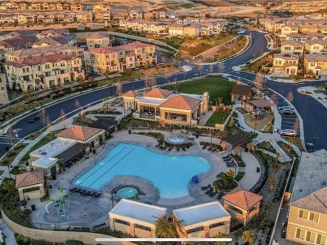 1 bedroom in a large townhouse