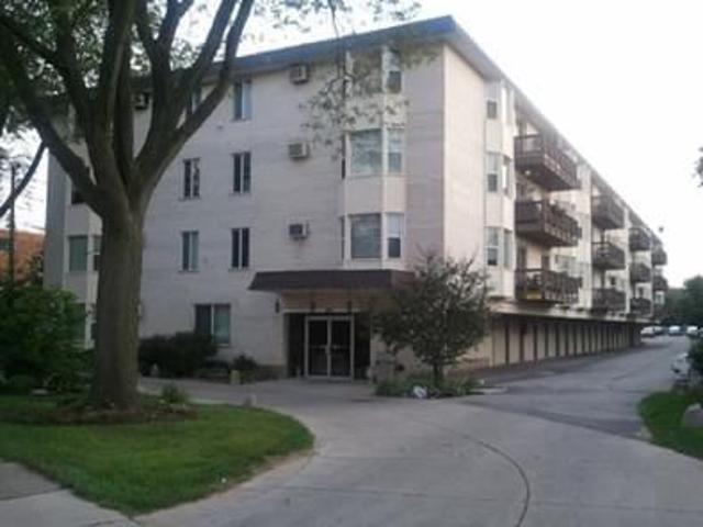 1 Bedroom in Beautiful Building