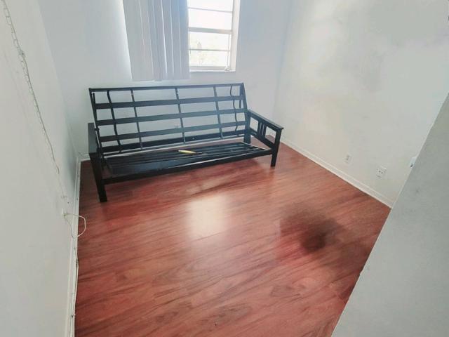 1 bedroom in Davie Florida Females only