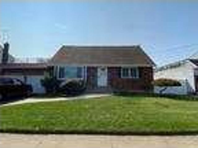 1 bedroom in Hicksville New York 11801