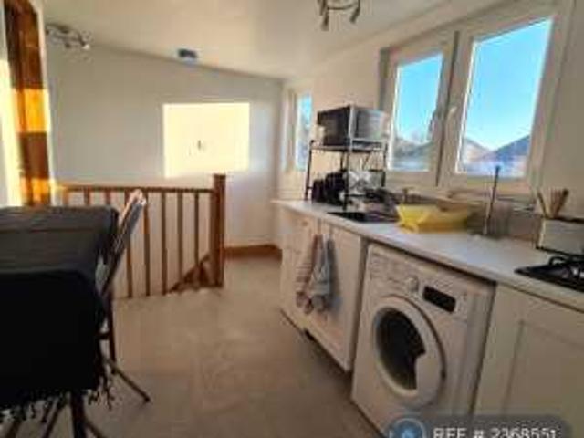 1 bedroom in Highfield Gardens, Westcliff On Sea, SS0 #2368551