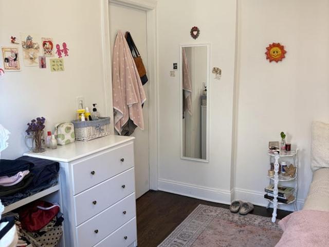 1 bedroom in LES next to East Broadway station F