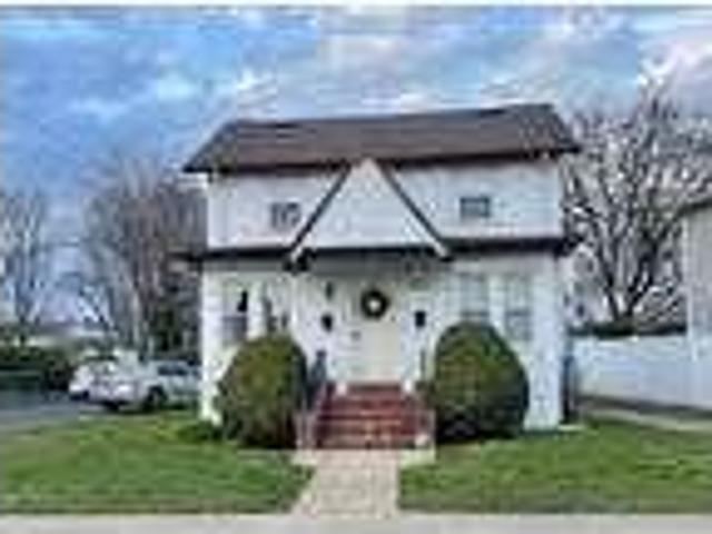 1 bedroom in Lynbrook NY 11563