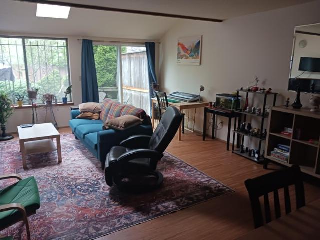1 Bedroom in SE Portland Townhouse – $675