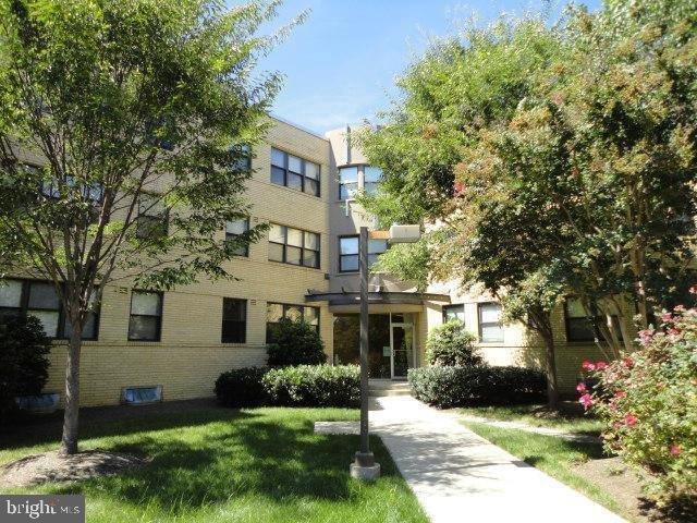 1 Bedroom in Secure Building Next to 295