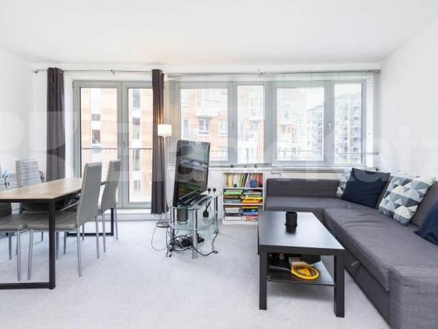 1 bedroom in private development with concierge and private balcony