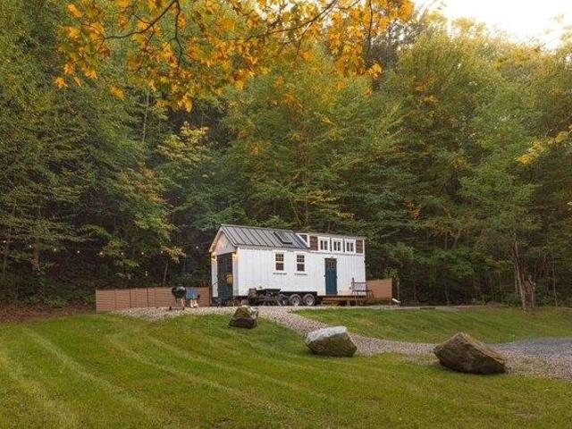 1 bedroom, Jamaica VT 05343 102561821