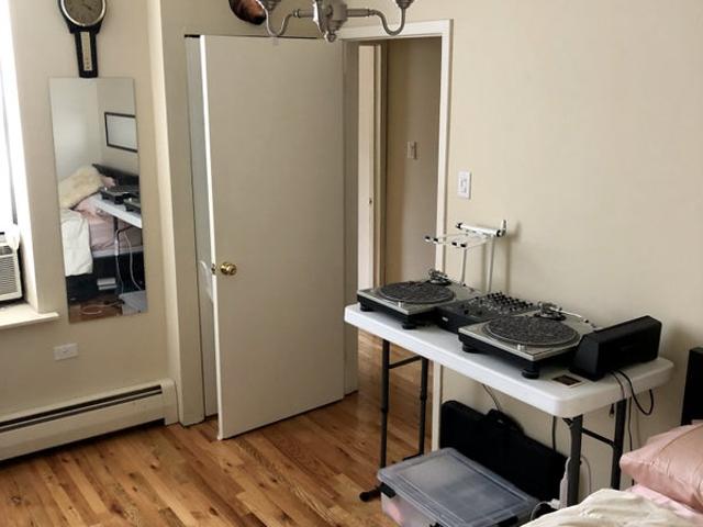 1 bedroom Jul 1 in 2bed/1bath apt in Bushwick!