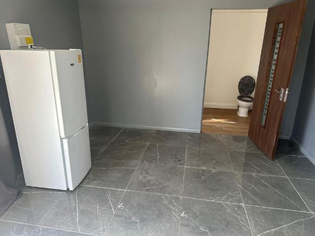 1 bedroom on Merryoak Green, Southamton, SO19 7JZ