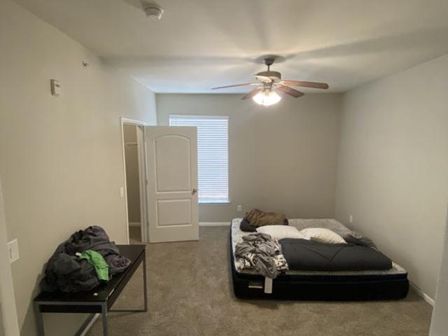 1 Bedroom Opt Bed and desk Clear Lake Medical area