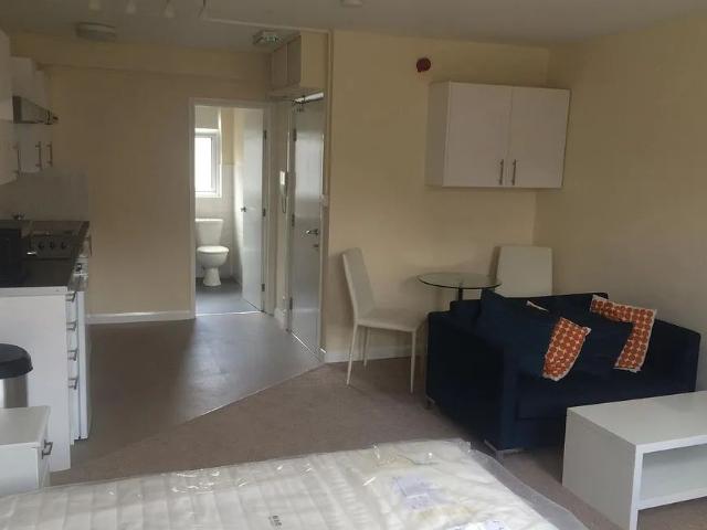 1 bedroom other to let