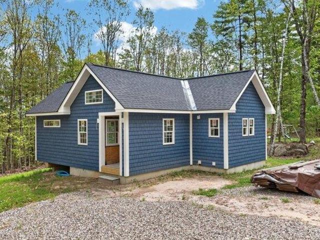 1 bedroom, Otisfield ME 04270 102594687