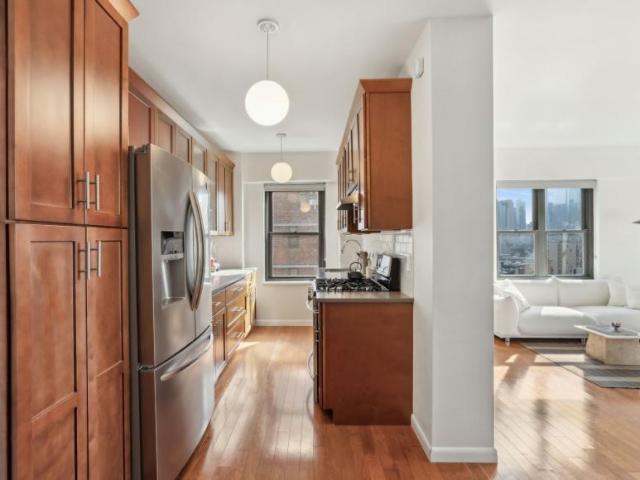 1 bedroom, Lower East Side NY LS90118208