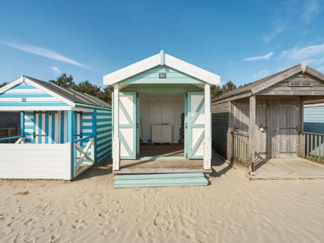 1 bedroom log cabin for sale