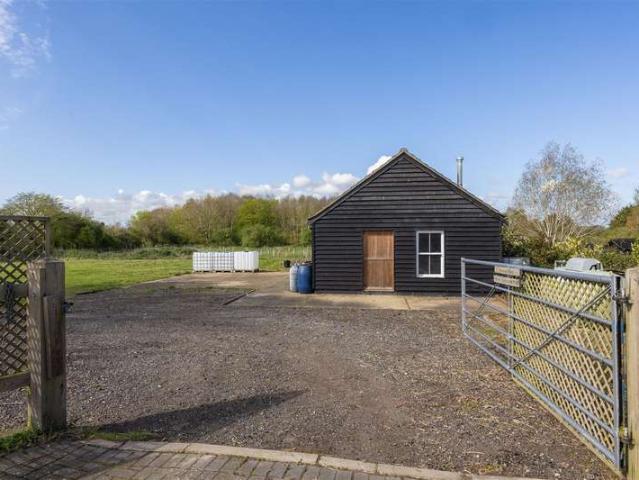 1 Bedroom Land Commercial