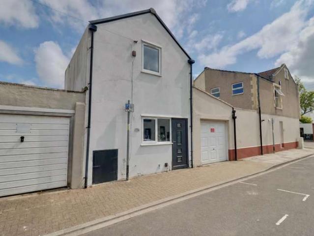 1 Bedroom Link Detached House