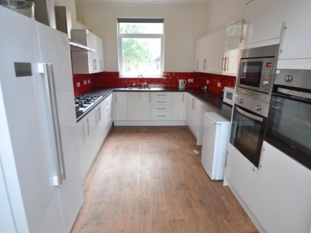 1 bedroom Link detached house To Let
