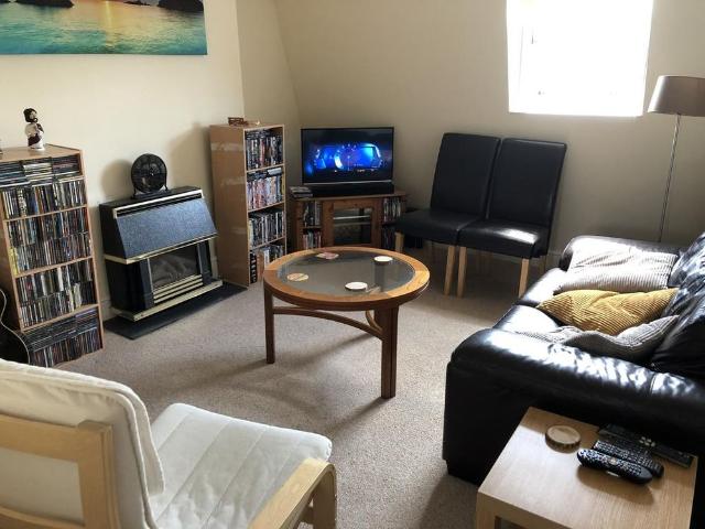 1 bedroom link detached house to rent