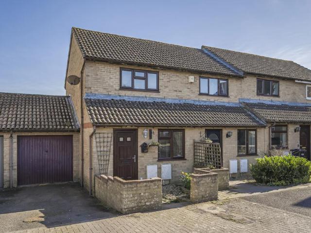 1 bedroom link detached house for sale