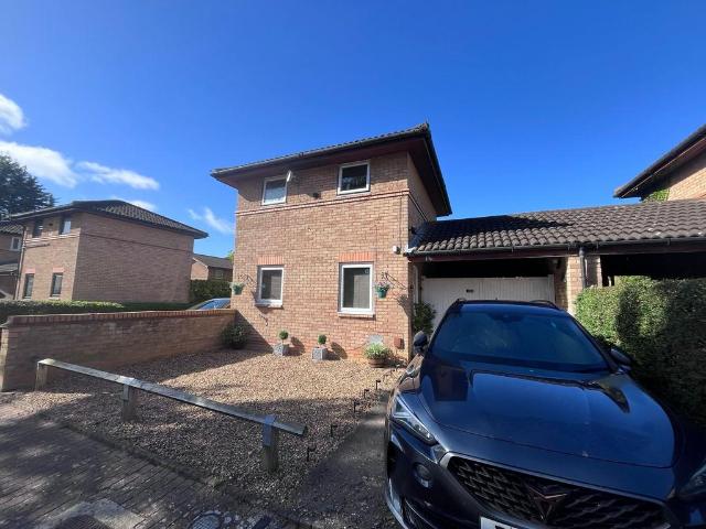 1 bedroom link detached house for sale