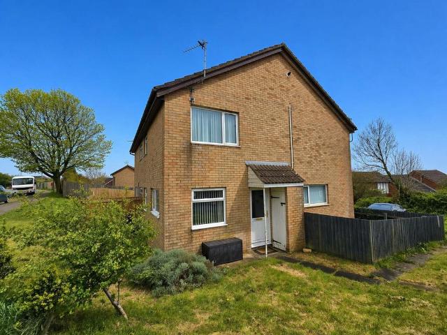 1 bedroom link detached house for sale