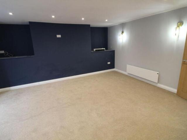 1 bedroom link detached house for rent in 128 Trinity Street, Huddersfield, West Yorkshire, HD1 4DT, HD1