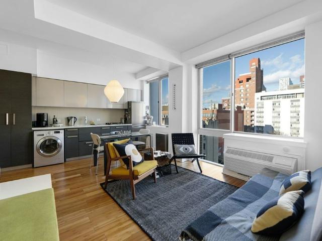 1 bedroom luxury Apartment for sale in Midtown West, Manhattan, New York