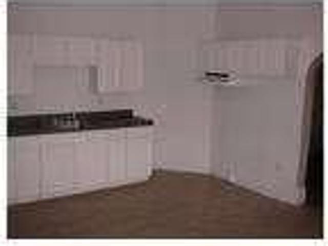 1 bedroom Move right in to this first floor apartment. $495/mo