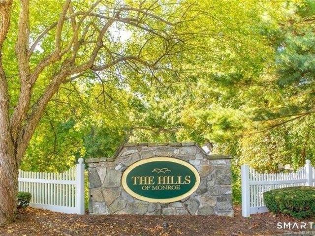 1 bedroom, Monroe CT 06468 104903411