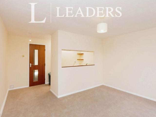 1 bedroom maisonette to rent Badgers Close, Woking, GU21