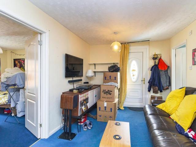 1 bedroom maisonette to rent Caldecote Street, Newport Pagnell, Buckinghamshire, MK16