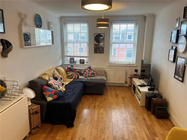 1 bedroom maisonette to rent Holstein Avenue, Weybridge, KT13