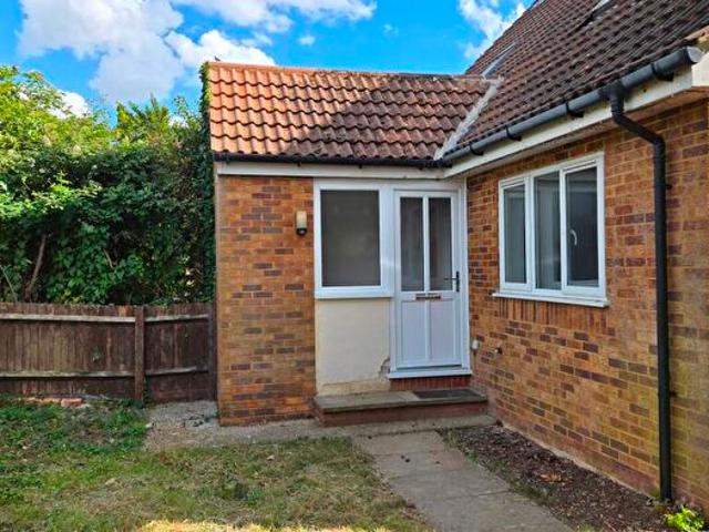1 Bedroom Maisonette To Rent In Petersham Close, Newport Pagnell, Milton Keynes, MK16