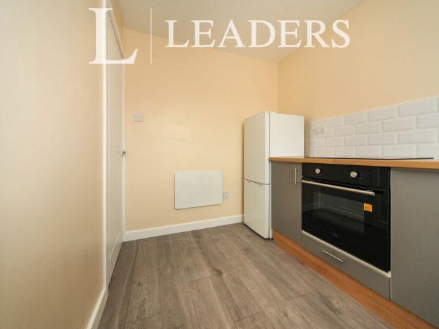 1 bedroom maisonette to rent Layham Drive, Luton, LU2