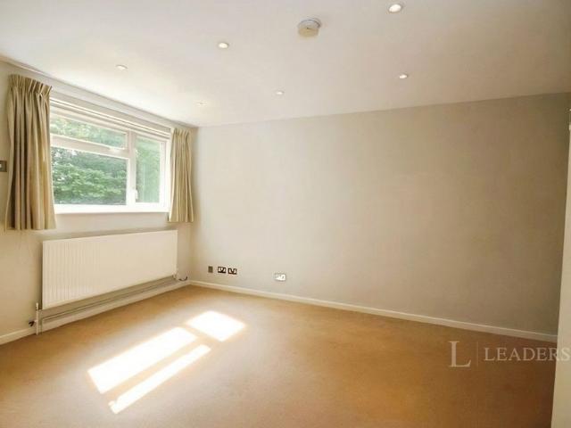 1 bedroom maisonette to rent Randalls Way, Leatherhead, KT22