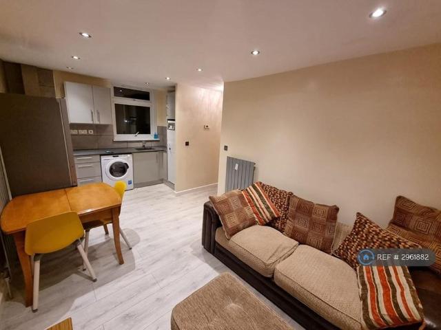 1 bedroom maisonette to rent