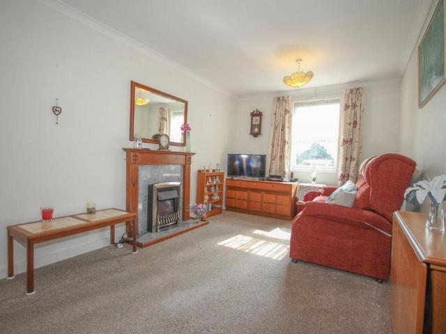 1 bedroom maisonette to rent