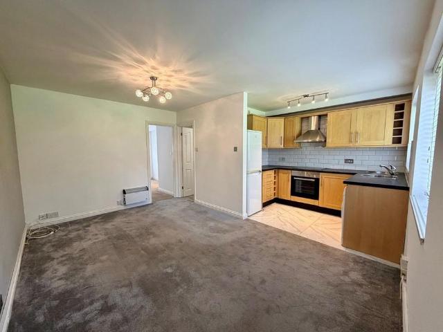 1 bedroom maisonette to rent
