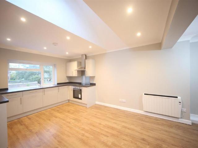 1 bedroom maisonette to rent