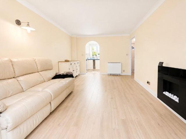 1 bedroom maisonette to rent