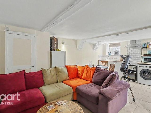 1 bedroom maisonette to rent