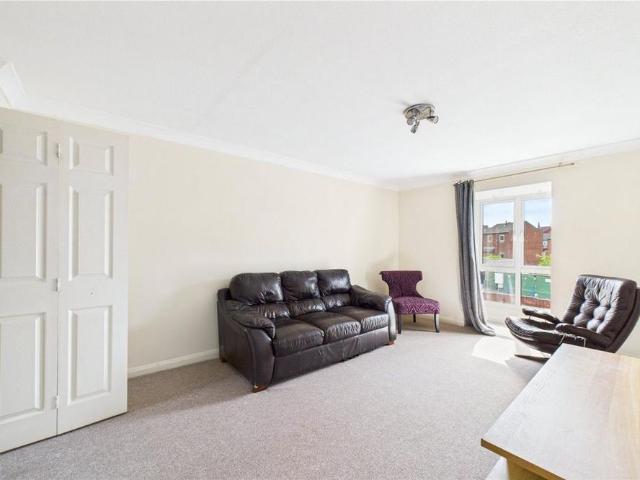 1 bedroom maisonette to rent