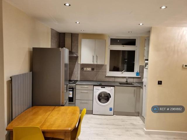 1 bedroom maisonette to rent