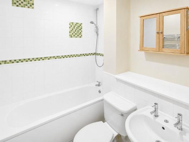 1 bedroom maisonette to rent