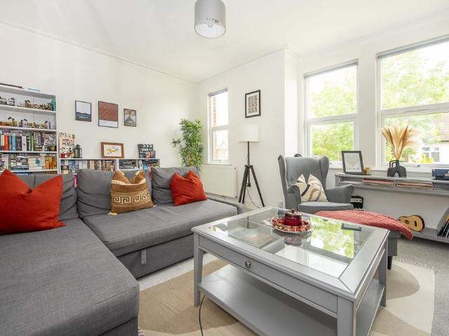 1 bedroom maisonette to rent