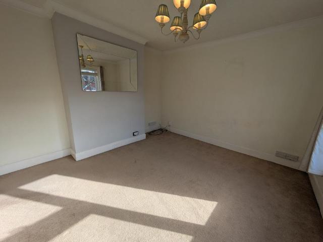 1 bedroom maisonette to rent
