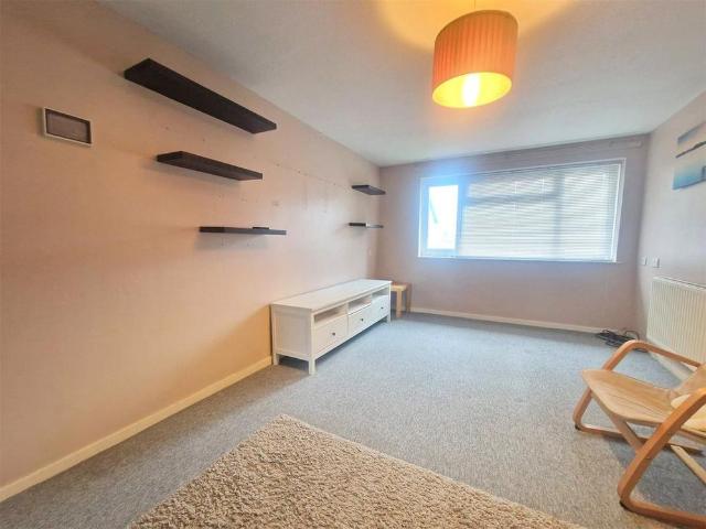 1 bedroom maisonette to rent